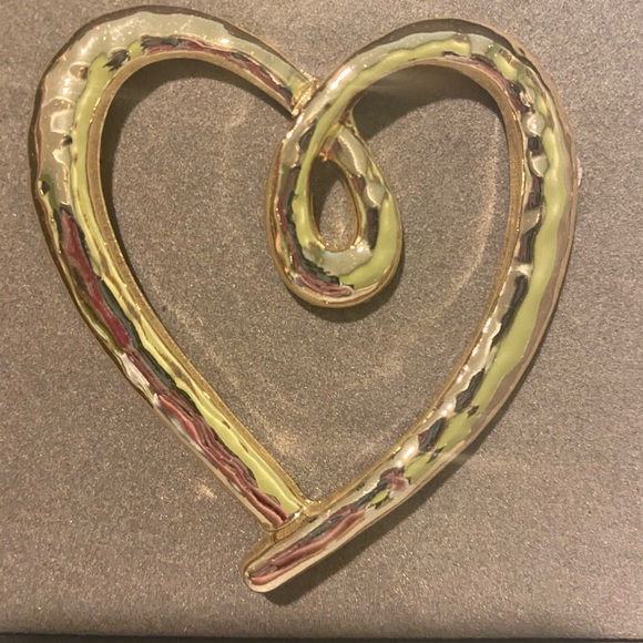 Demdaco | Jewelry | Heart Giving Pin | Poshmark